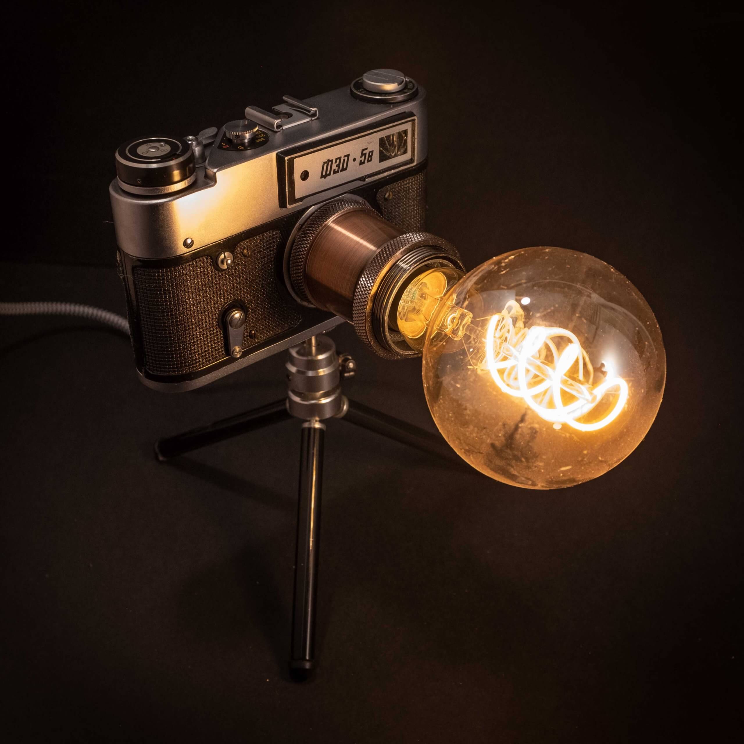 Fed 5B - 1976 | Back To Light